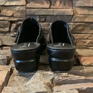 boc | Shoes | Boc Black Clogs 7m | Poshmark